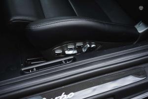 Black Porsche 911 2017 in Kaunas, with an engine capacity of 3.80 L and mileage of 20 thousand km for 116000 €, photo 20 on AUTOMOTO.COM.LV