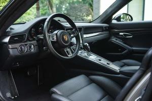 Black Porsche 911 2017 in Kaunas, with an engine capacity of 3.80 L and mileage of 20 thousand km for 116000 €, photo 22 on AUTOMOTO.COM.LV
