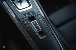 Black Porsche 911 2017 in Kaunas, with an engine capacity of 3.80 L and mileage of 20 thousand km for 116000 €, photo 29 on AUTOMOTO.COM.LV