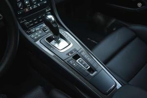 Black Porsche 911 2017 in Kaunas, with an engine capacity of 3.80 L and mileage of 20 thousand km for 116000 €, photo 30 on AUTOMOTO.COM.LV
