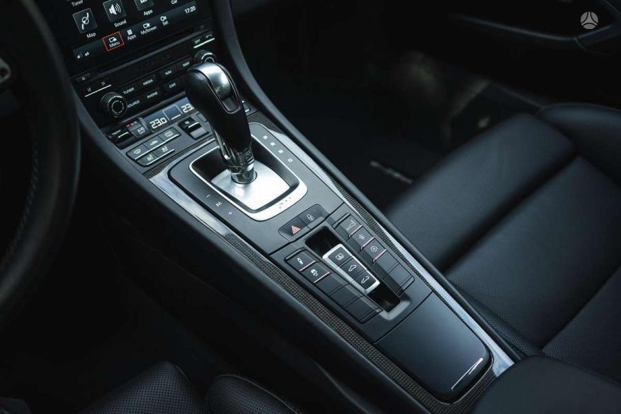 Black Porsche 911 2017 in Kaunas, with an engine capacity of 3.80 L and mileage of 20 thousand km for 116000 €, photo 30 on AUTOMOTO.COM.LV