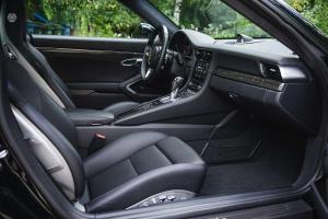 Black Porsche 911 2017 in Kaunas, with an engine capacity of 3.80 L and mileage of 20 thousand km for 116000 €, photo 44 on AUTOMOTO.COM.LV