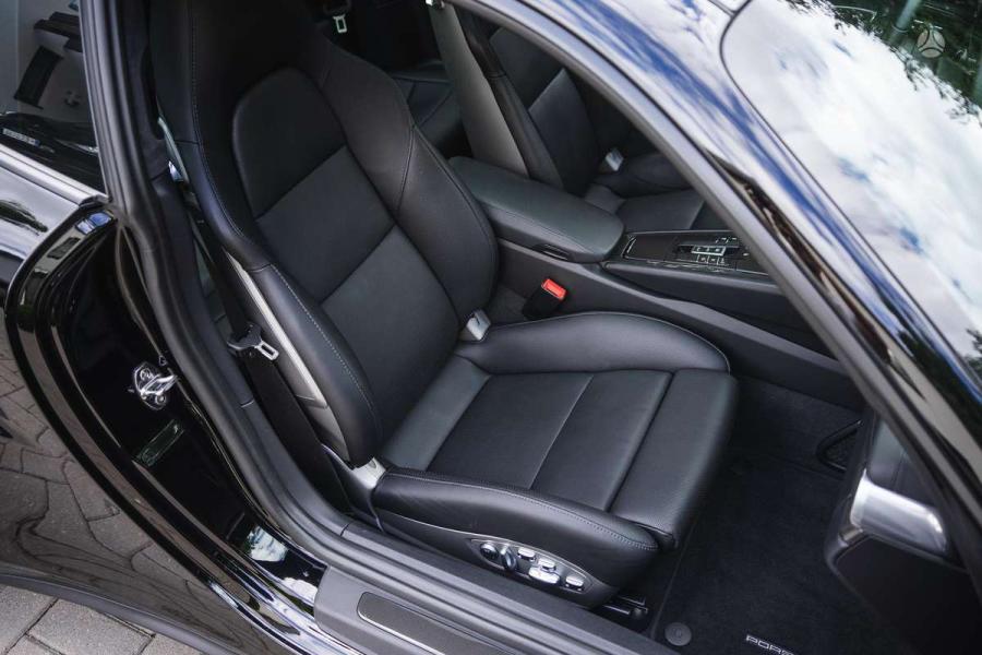 Black Porsche 911 2017 in Kaunas, with an engine capacity of 3.80 L and mileage of 20 thousand km for 116000 €, photo 45 on AUTOMOTO.COM.LV