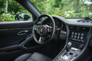 Black Porsche 911 2017 in Kaunas, with an engine capacity of 3.80 L and mileage of 20 thousand km for 116000 €, photo 48 on AUTOMOTO.COM.LV