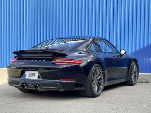 Black Porsche 911 2017 in Kaunas, with an engine capacity of 2.98 L and mileage of 87 thousand km for 84911 €, photo 3 on AUTOMOTO.COM.LV