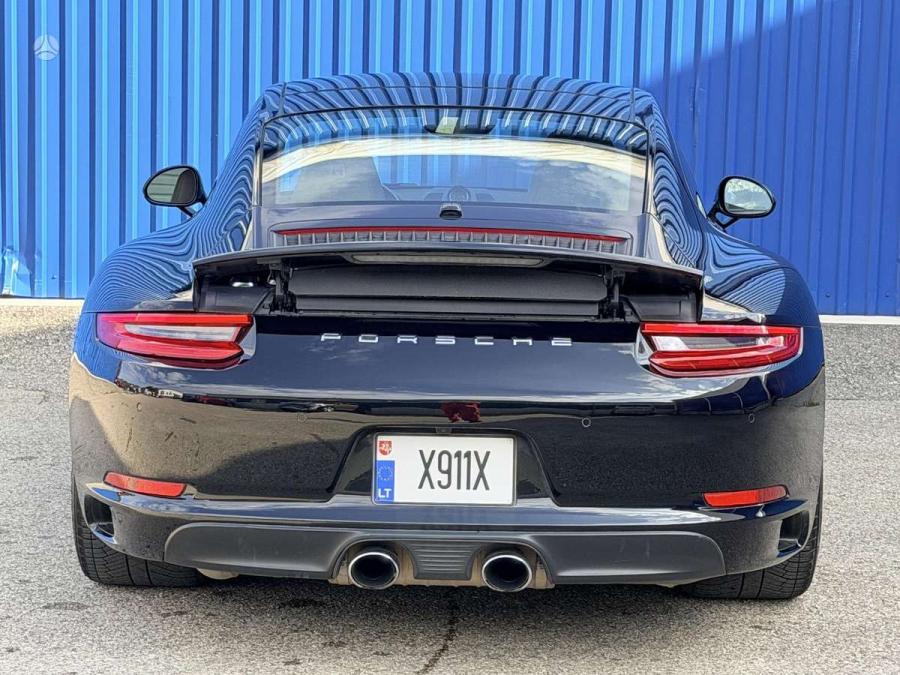 Black Porsche 911 2017 in Kaunas, with an engine capacity of 2.98 L and mileage of 87 thousand km for 84911 €, photo 5 on AUTOMOTO.COM.LV