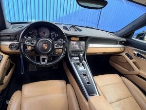 Black Porsche 911 2017 in Kaunas, with an engine capacity of 2.98 L and mileage of 87 thousand km for 84911 €, photo 10 on AUTOMOTO.COM.LV