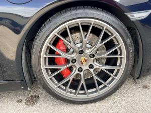 Black Porsche 911 2017 in Kaunas, with an engine capacity of 2.98 L and mileage of 87 thousand km for 84911 €, photo 43 on AUTOMOTO.COM.LV