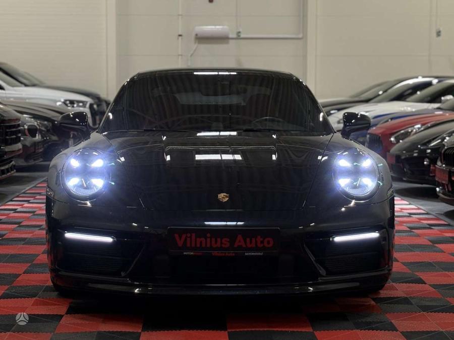 Черный Порше 911 2021 в Вильнюс, объемом двигателя 3.00 л и пробегом 22 тыс. км за 119900 €, фото 3 на AUTOMOTO.COM.LV
