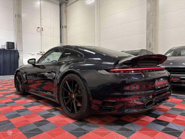 Melns Porsche 911 2021 Viļņa, ar dzinēja tilpumu 3.00 L un nobraukumu 22 tūkst. km par 119900 €, foto 6 vietnē AUTOMOTO.COM.LV