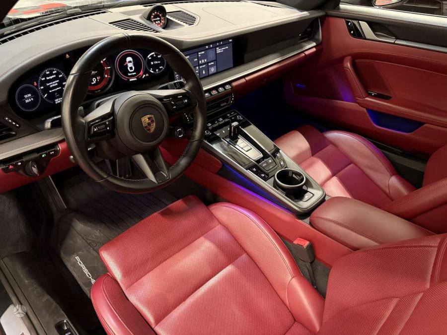 Черный Порше 911 2021 в Вильнюс, объемом двигателя 3.00 л и пробегом 22 тыс. км за 119900 €, фото 13 на AUTOMOTO.COM.LV