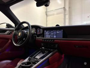 Черный Порше 911 2021 в Вильнюс, объемом двигателя 3.00 л и пробегом 22 тыс. км за 119900 €, фото 21 на AUTOMOTO.COM.LV