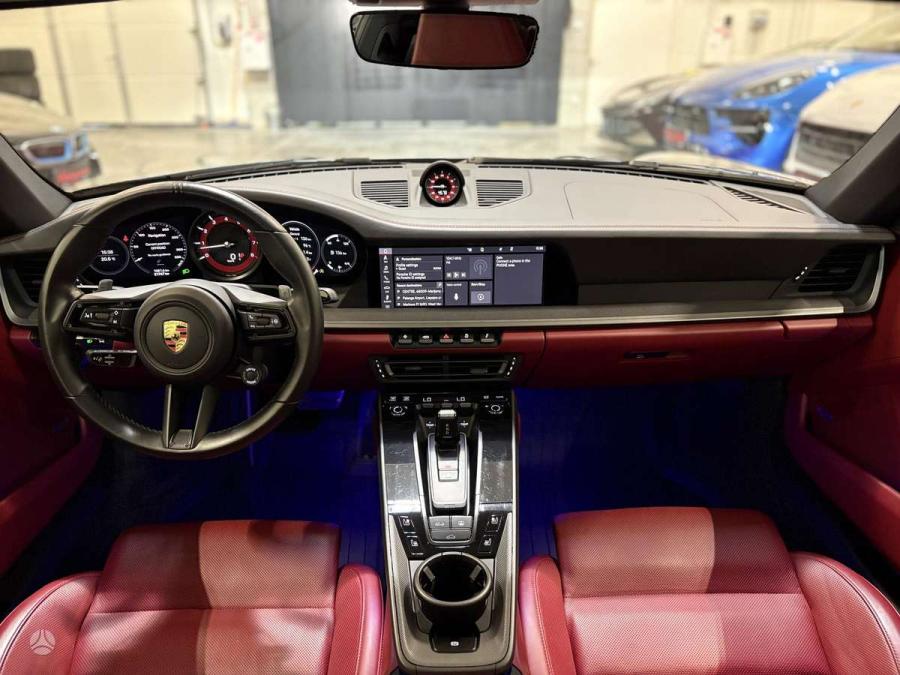 Черный Порше 911 2021 в Вильнюс, объемом двигателя 3.00 л и пробегом 22 тыс. км за 119900 €, фото 22 на AUTOMOTO.COM.LV