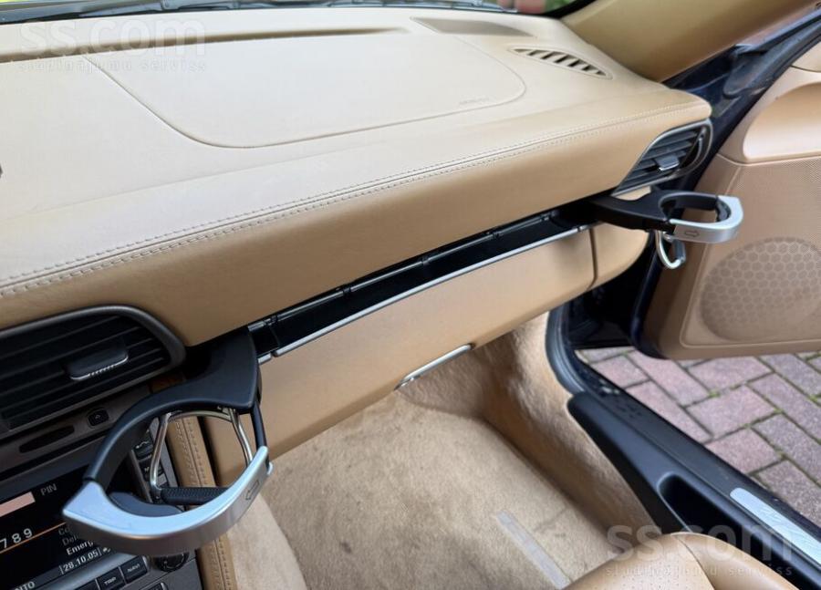 Zils Porsche 911 2005 Jelgava, ar dzinēja tilpumu 3.60 L un nobraukumu 129 tūkst. km par 42000 €, foto 12 vietnē AUTOMOTO.COM.LV