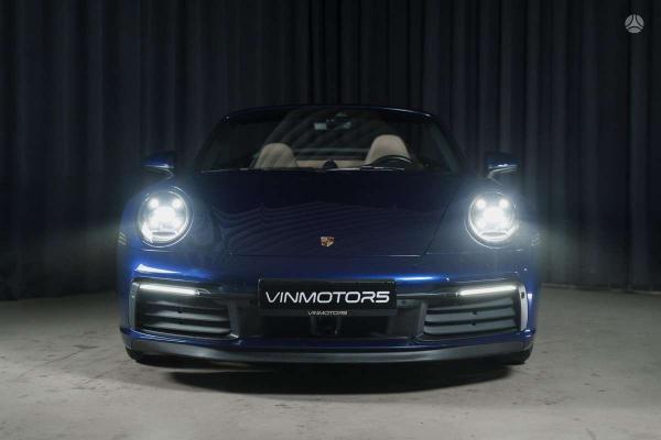 Blue Porsche 911 2020 in Vilnius, with an engine capacity of 2.98 L and mileage of 50 thousand km for 109998 €, photo 2 on AUTOMOTO.COM.LV