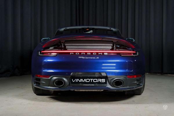 Blue Porsche 911 2020 in Vilnius, with an engine capacity of 2.98 L and mileage of 50 thousand km for 109998 €, photo 5 on AUTOMOTO.COM.LV