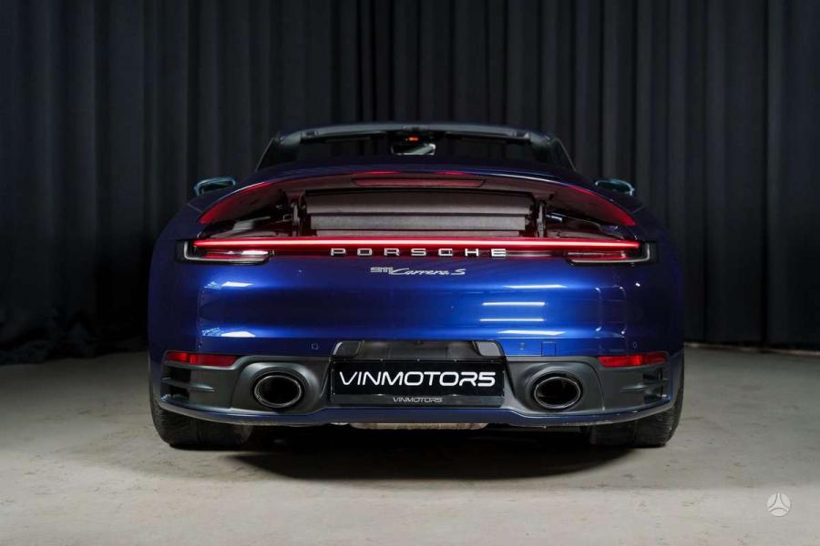 Blue Porsche 911 2020 in Vilnius, with an engine capacity of 2.98 L and mileage of 50 thousand km for 109998 €, photo 6 on AUTOMOTO.COM.LV