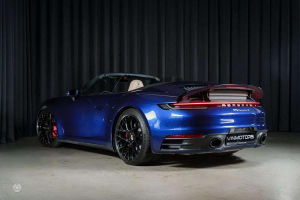 Blue Porsche 911 2020 in Vilnius, with an engine capacity of 2.98 L and mileage of 50 thousand km for 109998 €, photo 6 on AUTOMOTO.COM.LV