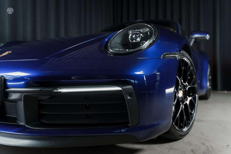 Blue Porsche 911 2020 in Vilnius, with an engine capacity of 2.98 L and mileage of 50 thousand km for 109998 €, photo 10 on AUTOMOTO.COM.LV