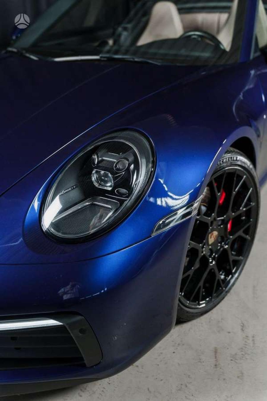 Blue Porsche 911 2020 in Vilnius, with an engine capacity of 2.98 L and mileage of 50 thousand km for 109998 €, photo 14 on AUTOMOTO.COM.LV