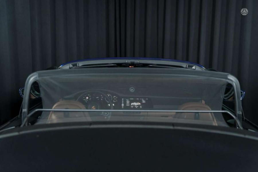 Blue Porsche 911 2020 in Vilnius, with an engine capacity of 2.98 L and mileage of 50 thousand km for 109998 €, photo 21 on AUTOMOTO.COM.LV
