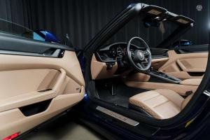 Blue Porsche 911 2020 in Vilnius, with an engine capacity of 2.98 L and mileage of 50 thousand km for 109998 €, photo 25 on AUTOMOTO.COM.LV