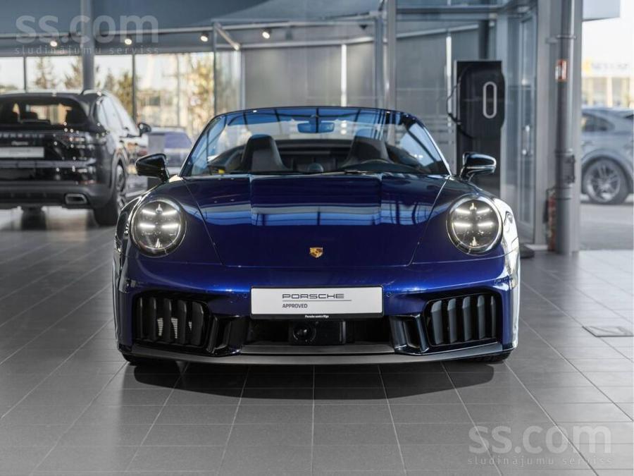 Blue Porsche 911 2026 in Riga, with an engine capacity of 3.60 L and mileage of 8 thousand km for 189900 €, photo 9 on AUTOMOTO.COM.LV