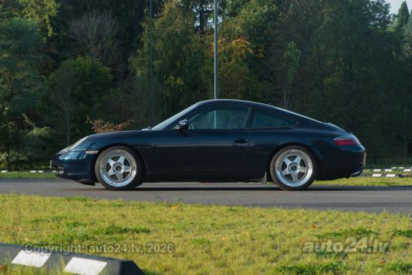 Blue Porsche 911 2000 in Tallinn, with an engine capacity of 3.40 L and mileage of 166 thousand km for 31900 €, photo 5 on AUTOMOTO.COM.LV