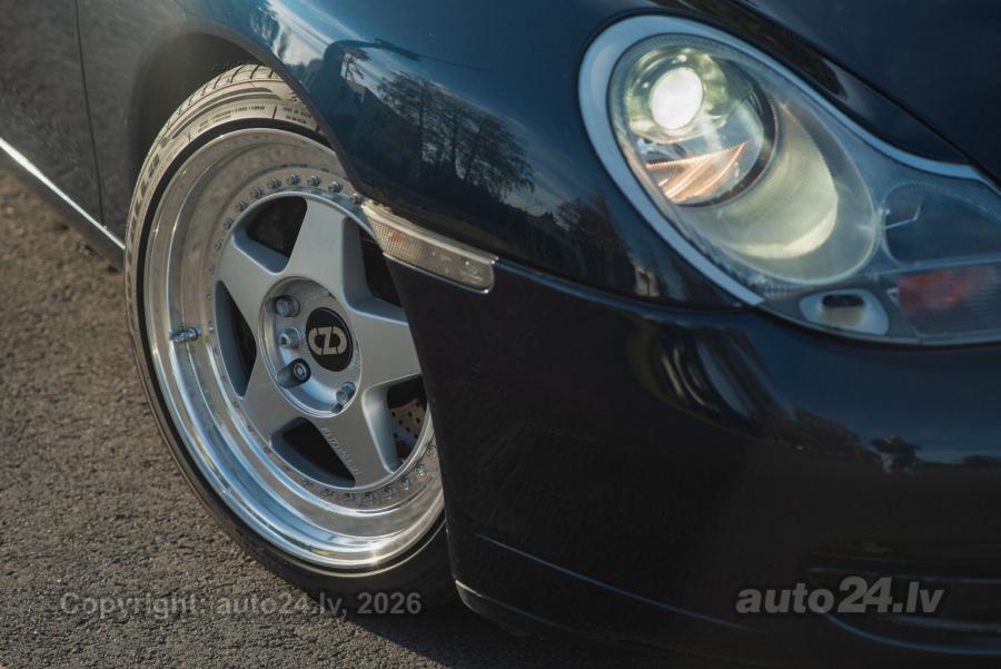 Blue Porsche 911 2000 in Tallinn, with an engine capacity of 3.40 L and mileage of 166 thousand km for 31900 €, photo 19 on AUTOMOTO.COM.LV