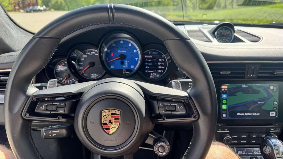Zils Porsche 911 2015 Viļņa, ar dzinēja tilpumu 3.80 L un nobraukumu 7 tūkst. km par 105000 €, foto 16 vietnē AUTOMOTO.COM.LV