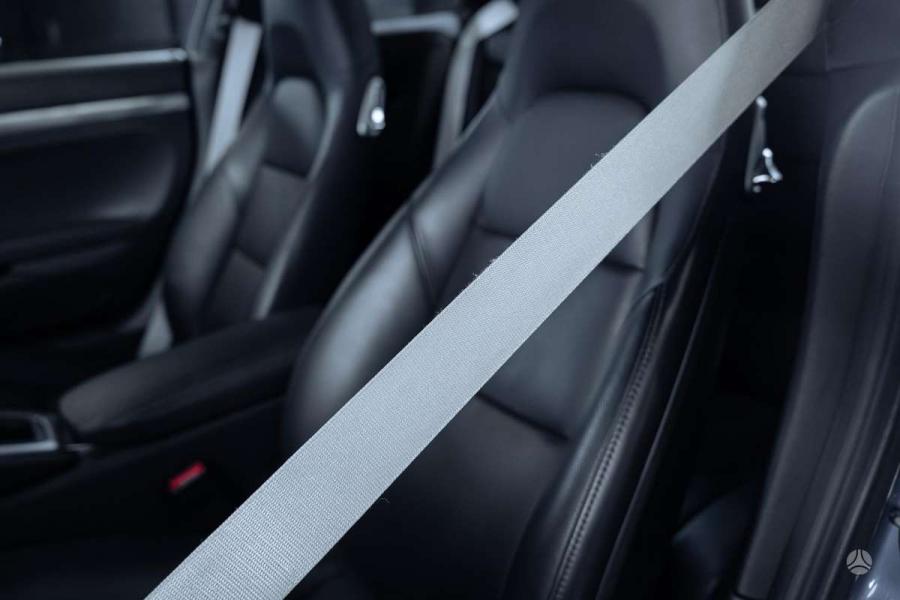 Zils Porsche 911 2018 Viļņa, ar dzinēja tilpumu 2.98 L un nobraukumu 46 tūkst. km par 71999 €, foto 17 vietnē AUTOMOTO.COM.LV