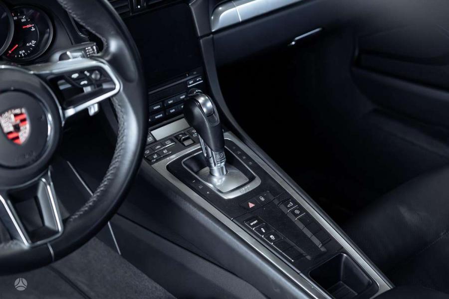 Zils Porsche 911 2018 Viļņa, ar dzinēja tilpumu 2.98 L un nobraukumu 46 tūkst. km par 71999 €, foto 24 vietnē AUTOMOTO.COM.LV