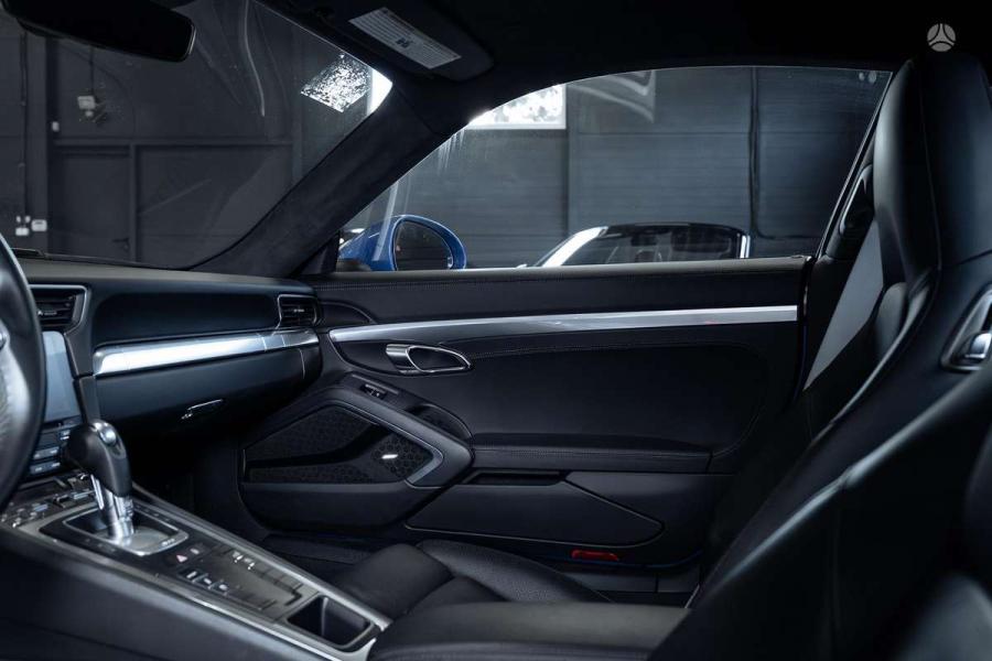 Zils Porsche 911 2018 Viļņa, ar dzinēja tilpumu 2.98 L un nobraukumu 46 tūkst. km par 71999 €, foto 29 vietnē AUTOMOTO.COM.LV