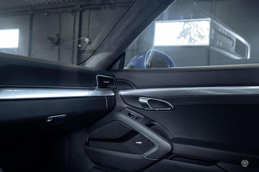 Zils Porsche 911 2018 Viļņa, ar dzinēja tilpumu 2.98 L un nobraukumu 46 tūkst. km par 71999 €, foto 30 vietnē AUTOMOTO.COM.LV
