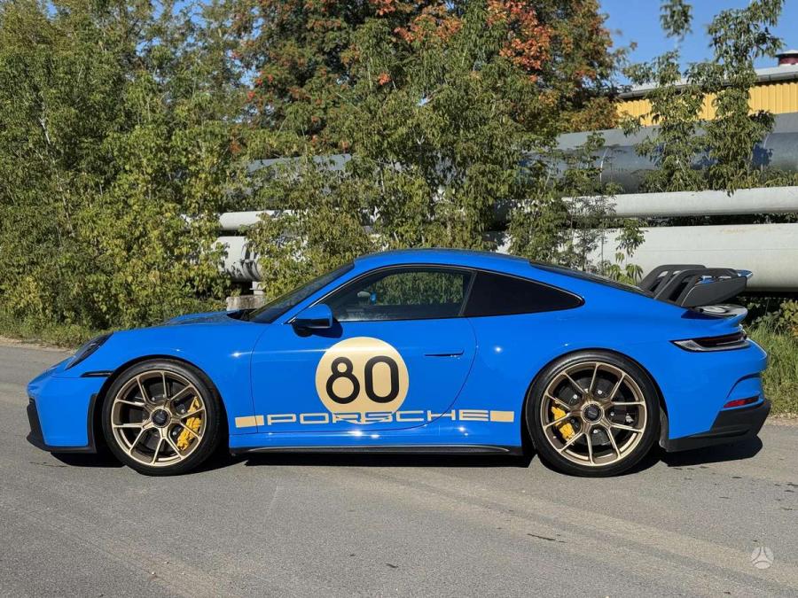 Blue Porsche 911 2021 in Kaunas, with an engine capacity of 4.00 L and mileage of 12 thousand km for 187500 €, photo 3 on AUTOMOTO.COM.LV