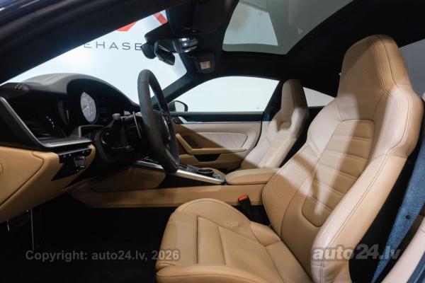 Zils Porsche 911 2022 Tartu, ar dzinēja tilpumu 3.75 L un nobraukumu 18 tūkst. km par 234900 €, foto 5 vietnē AUTOMOTO.COM.LV