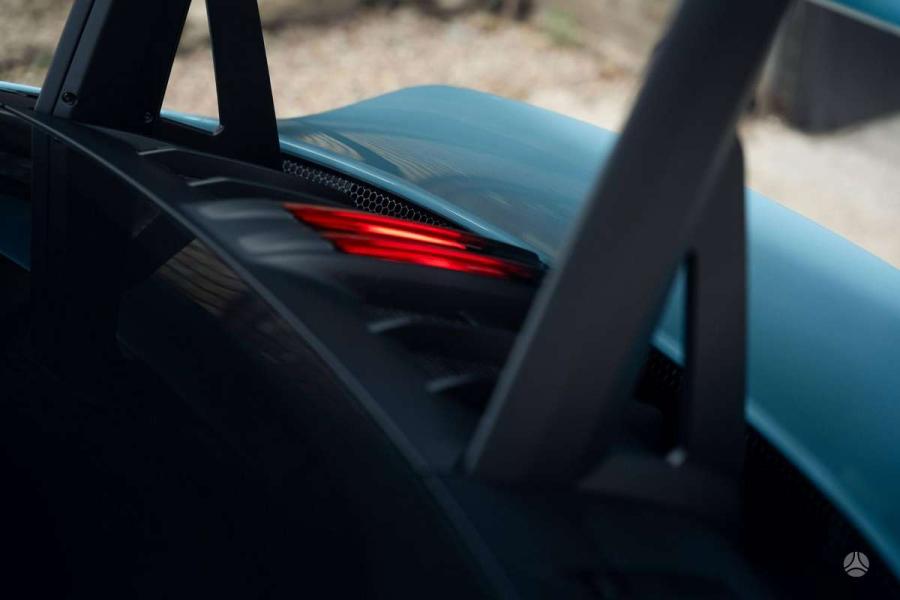 Zils Porsche 911 2024 Viļņa, ar dzinēja tilpumu 4.00 L un nobraukumu 2 tūkst. km par 345000 €, foto 8 vietnē AUTOMOTO.COM.LV