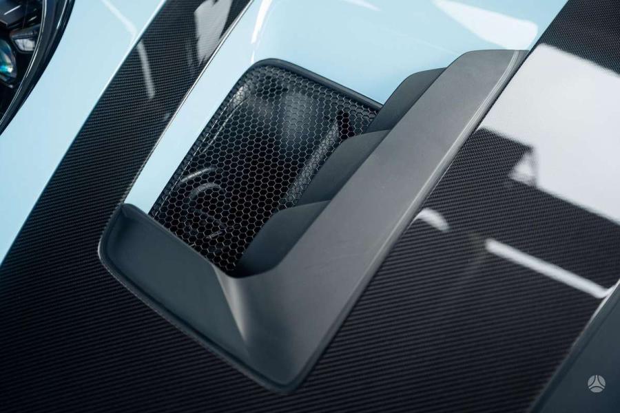 Zils Porsche 911 2024 Viļņa, ar dzinēja tilpumu 4.00 L un nobraukumu 2 tūkst. km par 345000 €, foto 26 vietnē AUTOMOTO.COM.LV