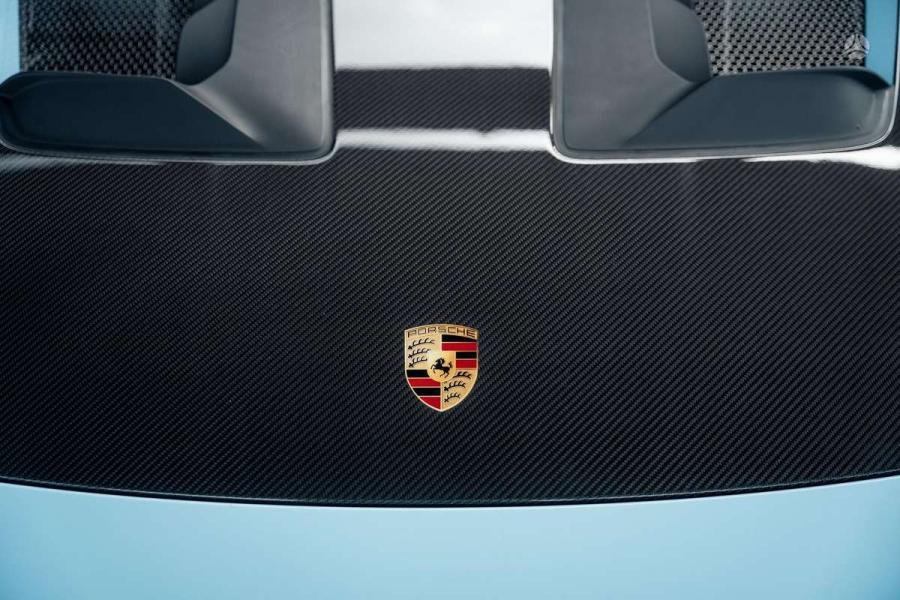 Zils Porsche 911 2024 Viļņa, ar dzinēja tilpumu 4.00 L un nobraukumu 2 tūkst. km par 345000 €, foto 29 vietnē AUTOMOTO.COM.LV