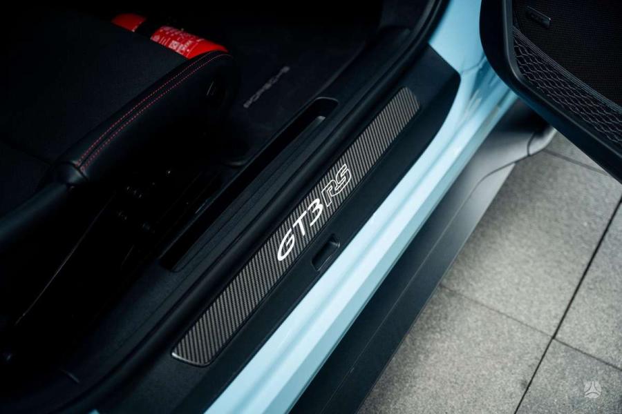 Zils Porsche 911 2024 Viļņa, ar dzinēja tilpumu 4.00 L un nobraukumu 2 tūkst. km par 345000 €, foto 40 vietnē AUTOMOTO.COM.LV