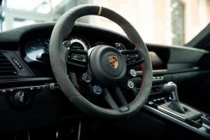 Zils Porsche 911 2024 Viļņa, ar dzinēja tilpumu 4.00 L un nobraukumu 2 tūkst. km par 345000 €, foto 48 vietnē AUTOMOTO.COM.LV