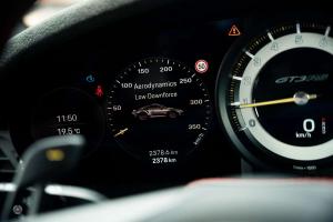 Zils Porsche 911 2024 Viļņa, ar dzinēja tilpumu 4.00 L un nobraukumu 2 tūkst. km par 345000 €, foto 58 vietnē AUTOMOTO.COM.LV