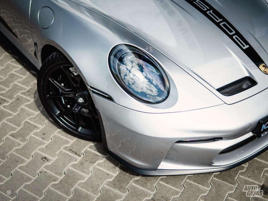 Porsche 911 2022 in Marijampole, with an engine capacity of 4.00 L and mileage of 15 thousand km for 175450 €, photo 18 on AUTOMOTO.COM.LV