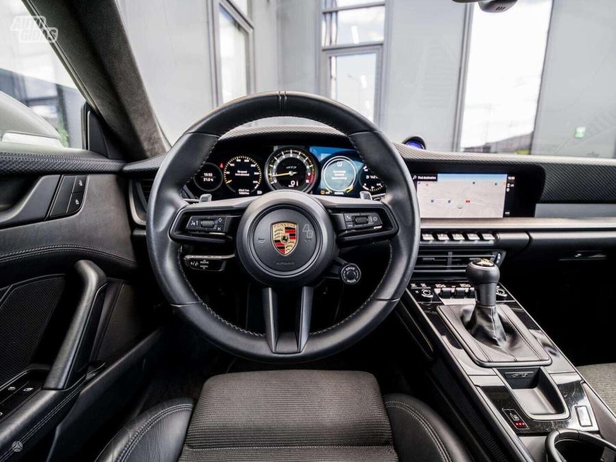 Porsche 911 2022 in Marijampole, with an engine capacity of 4.00 L and mileage of 15 thousand km for 175450 €, photo 24 on AUTOMOTO.COM.LV