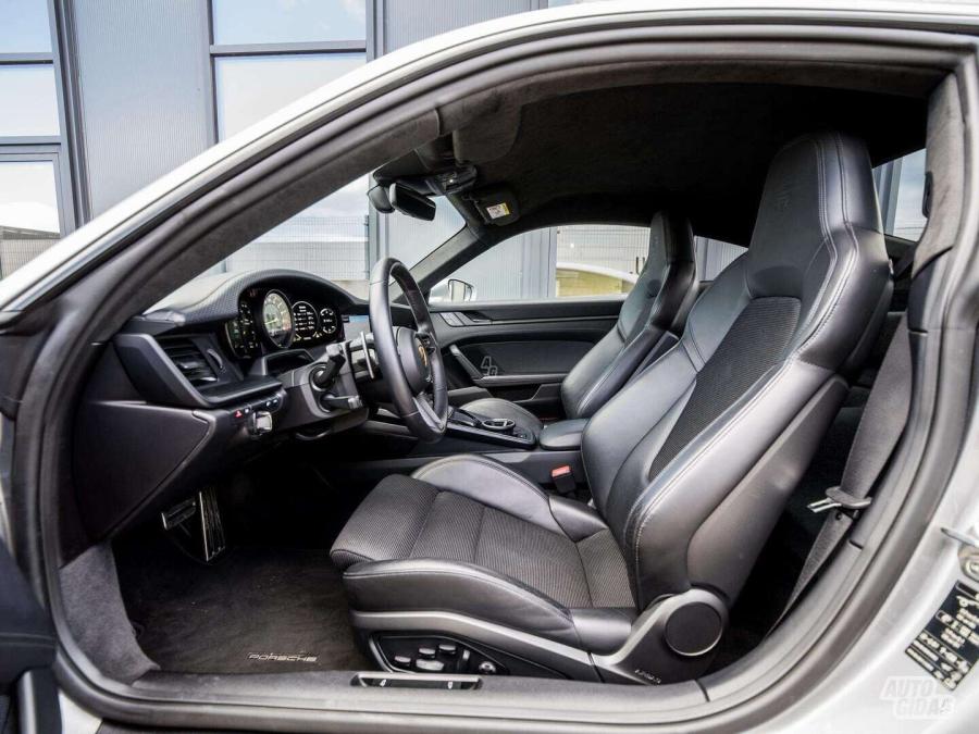 Porsche 911 2022 in Marijampole, with an engine capacity of 4.00 L and mileage of 15 thousand km for 175450 €, photo 31 on AUTOMOTO.COM.LV