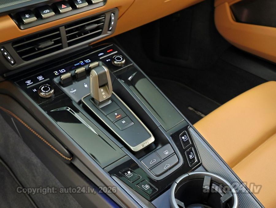 Porsche 911 2026 in Tallinn, with an engine capacity of 3.60 L and mileage of 13 thousand km for 290000 €, photo 18 on AUTOMOTO.COM.LV