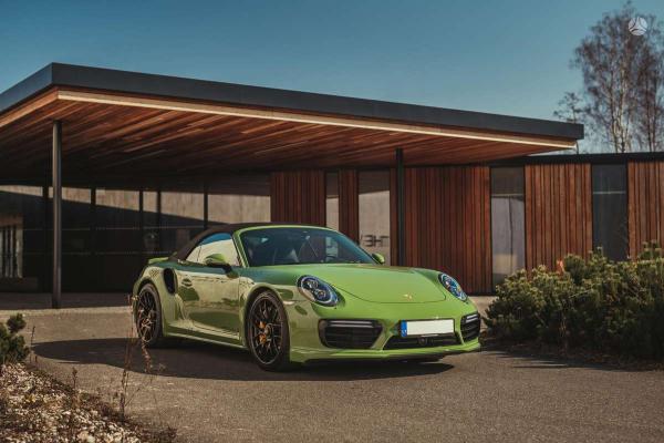 Green Porsche 911 2017 in Klaipeda, with an engine capacity of 3.80 L and mileage of 105 thousand km for 142000 €, photo 4 on AUTOMOTO.COM.LV