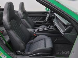Green Porsche 911 2023 in Tallinn, with an engine capacity of 3.00 L and mileage of 9 thousand km for 163900 €, photo 12 on AUTOMOTO.COM.LV