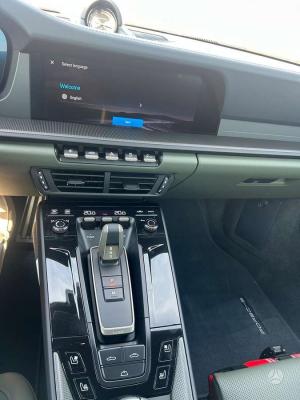 Zaļš Porsche 911 2026 Marijampole, ar dzinēja tilpumu 3.59 L un nobraukumu 0 tūkst. km par 290000 €, foto 4 vietnē AUTOMOTO.COM.LV