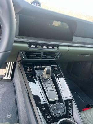 Zaļš Porsche 911 2026 Marijampole, ar dzinēja tilpumu 3.59 L un nobraukumu 0 tūkst. km par 290000 €, foto 18 vietnē AUTOMOTO.COM.LV